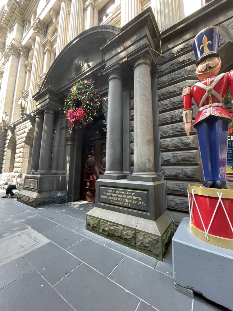 MELBOURNE VISITOR HUB AT TOWN HALL - 208 Swanston St, Melbourne ...