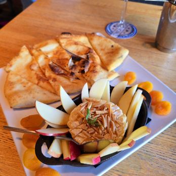 REVOLUTION TAPROOM & GRILL - Updated December 2025 - 313 Photos & 360 ...