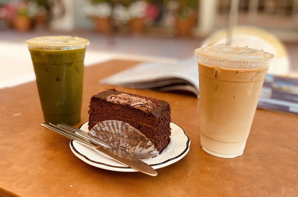 YELLOW VASE - Updated June 2024 - 464 Photos & 270 Reviews - 51 Malaga ...