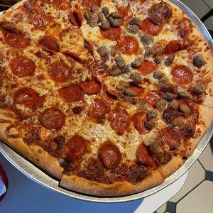 SENOR PIZZA - 22 Photos & 96 Reviews - Pizza - 6501 Red Hook Plaza, St ...