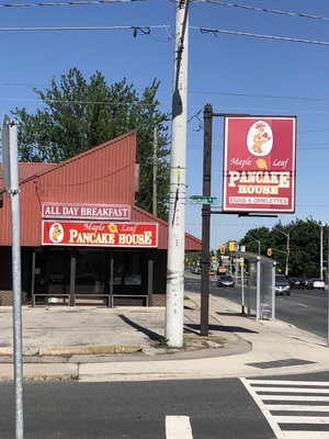 MAPLE LEAF PANCAKE HOUSE - Updated November 2025 - 13 Photos & 29 ...