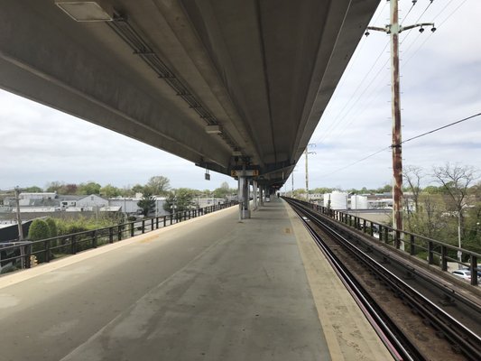 LIRR LINDENHURST STATION - Updated September 2025 - Lindenhurst, New ...