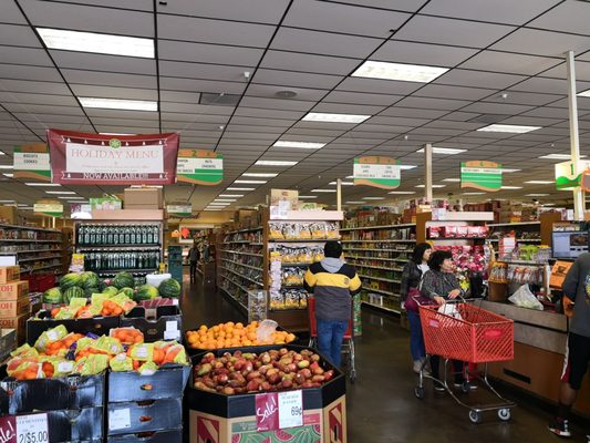 COUNTY SQUARE MARKET - 306 Photos & 215 Reviews - 136 Peabody Rd ...