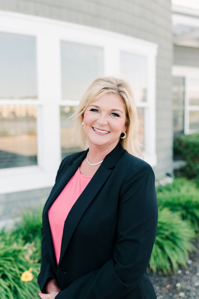 BECKY JOHNSON - Updated July 2025 - 13 Photos - 187 Parfitt Way SW ...