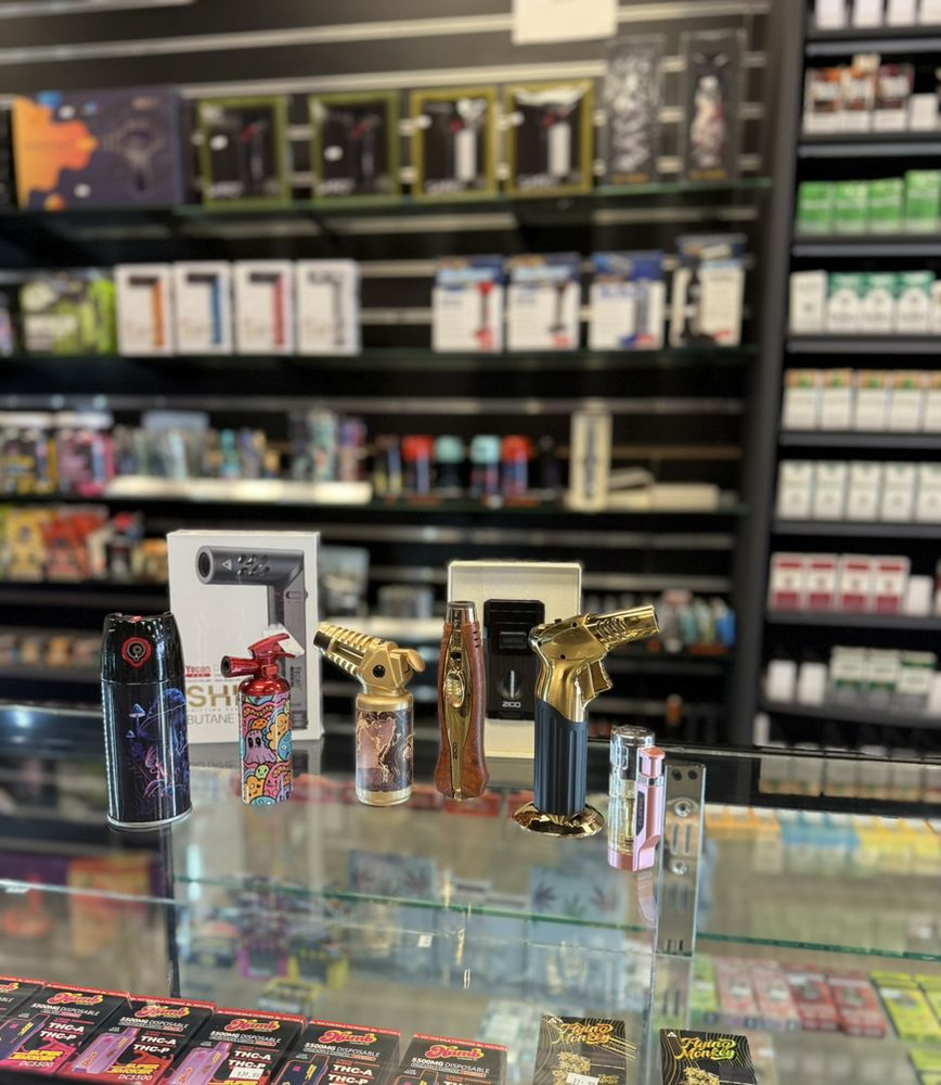 A2Z TOBACCO & VAPE - Updated December 2025 - 67 Photos - 1384 Mall Dr ...