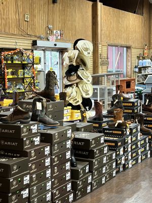 RED BARN FEED & SUPPLY - Updated December 2025 - 22 Photos & 21 Reviews ...