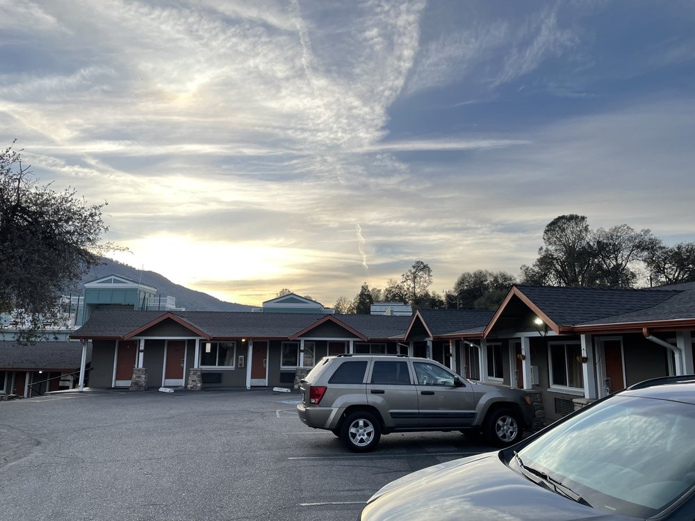 OAKHURST LODGE - Updated June 2026 - 47 Photos & 79 Reviews - 40302 ...