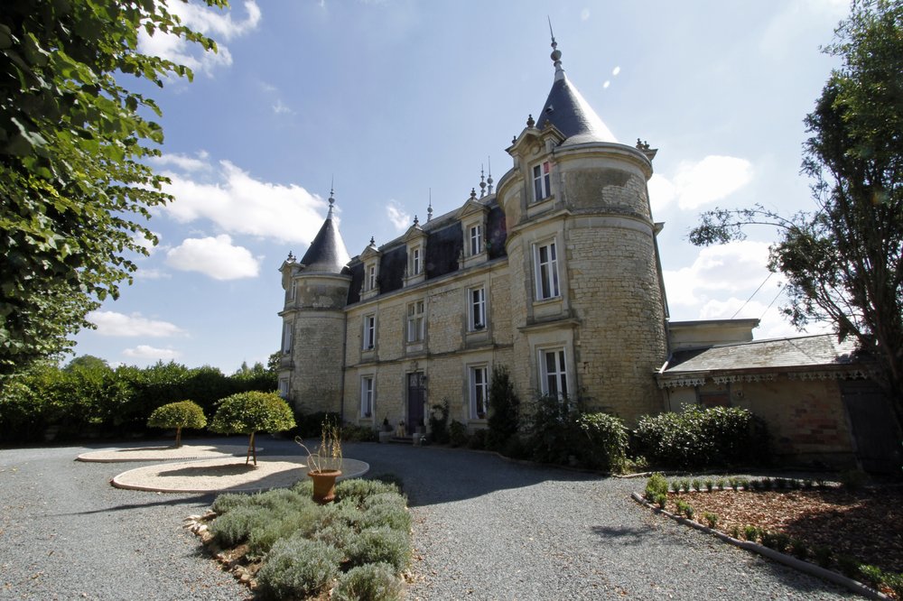 CHÂTEAU D’OG - Updated November 2024 - 8 rue des Écoles, Fors, Val-de ...