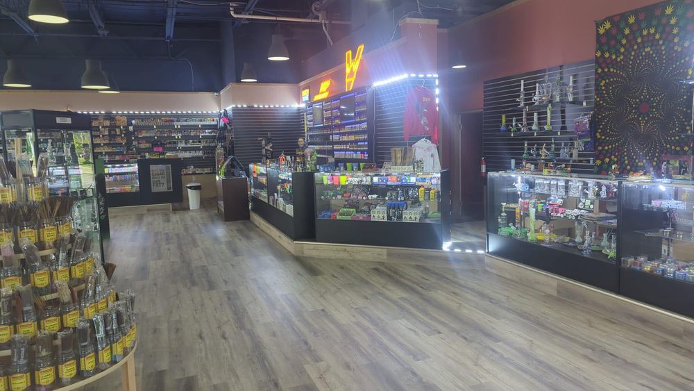VIP SMOKE SHOP - HETZ - Updated August 2025 - 10 Photos - 8175 Hetz Dr ...