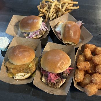 OSKAR’S SLIDER BAR - Updated July 2025 - 618 Photos & 340 Reviews ...