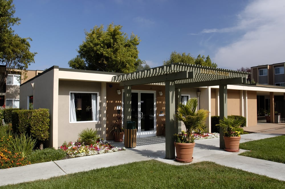 TURNLEAF APARTMENTS - 33 Photos & 18 Reviews - 3201 Loma Verde Dr, San ...