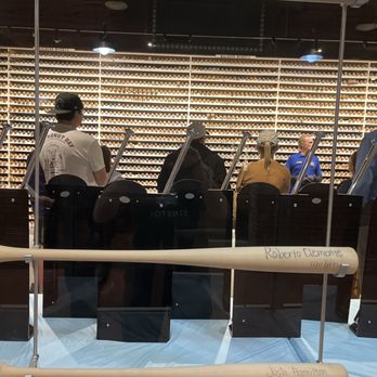 LOUISVILLE SLUGGER MUSEUM & FACTORY - Updated August 2025 - 2495 Photos ...