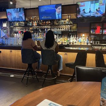 BAR LOUIE - KATY - Updated June 2025 - 260 Photos & 347 Reviews - 2707 ...