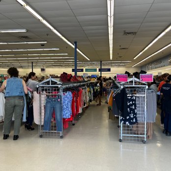 GOODWILL THRIFT STORE & DONATION CENTER- WESTHEIMER RIVER OAKS ...