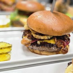 DA BURGER WING HUB - Updated December 2025 - 768 Photos & 242 Reviews ...