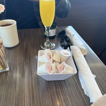 JET RUNWAY CAFE - 1570 Photos & 830 Reviews - 5540 NW 21st Ter, Fort ...