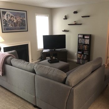 KINSTONE COLUMNS DRIVE - Updated December 2025 - 19 Photos - 3702 River ...