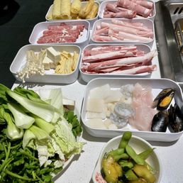 UPIN HOT POT - Updated July 2025 - 93 Photos & 45 Reviews - 8000 ...