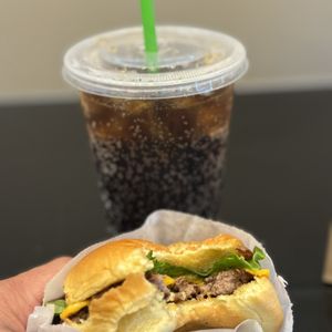 SHAKE SHACK FASHION PLACE - Updated August 2025 - 106 Photos & 145 ...