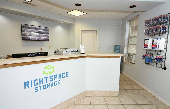 RIGHTSPACE SELF STORAGE - Updated April 2025 - 32 Photos - 801 Emilio ...