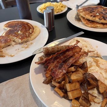 JAVA GRIND AND GRILL - 113 Photos & 236 Reviews - 125 Main St, Stoneham, Massachusetts - Coffee ...