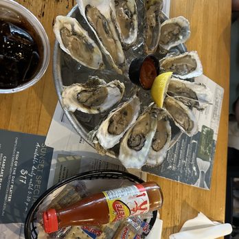 DOCKSIDE SEAFOOD & FISHING CENTER - Updated May 2025 - 222 Photos & 111 ...