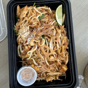 THAI TABLE - Updated February 2025 - 77 Photos & 33 Reviews - 950 ...