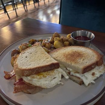 CROSSROADS KITCHEN & BAR - Updated July 2025 - 57 Photos & 37 Reviews ...