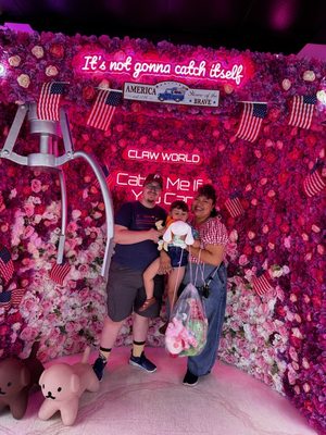 CLAW WORLD - Updated January 2025 - 352 Photos & 246 Reviews - 8665 W ...