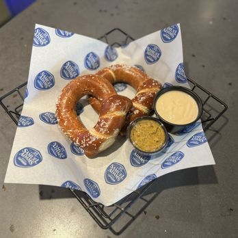 SAMUEL ADAMS TAP ROOM - Updated September 2024 - 501 Photos & 206 ...