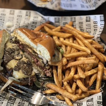 MILWAUKEE BURGER COMPANY - Updated March 2025 - 279 Photos & 335 ...