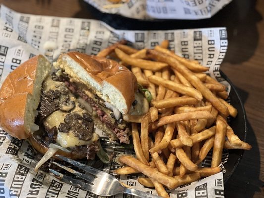 MILWAUKEE BURGER COMPANY - Updated January 2026 - 296 Photos & 353 ...