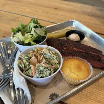 URBAN ROOTS BREWING & SMOKEHOUSE - Updated January 2025 - 1937 Photos ...