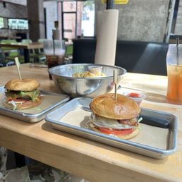 HOPDODDY BURGER BAR - Updated December 2025 - 1670 Photos & 1600 ...