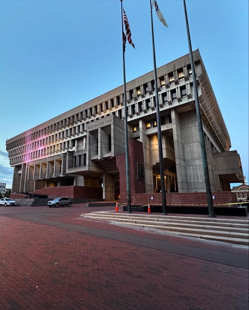 BOSTON CITY HALL - Updated December 2025 - 129 Photos & 45 Reviews - 1 ...