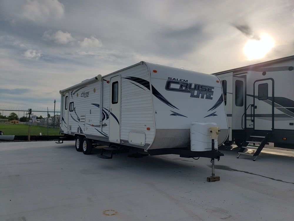 HOWDY RV - Updated March 2025 - 38 Photos & 14 Reviews - 10754 N I-37 ...