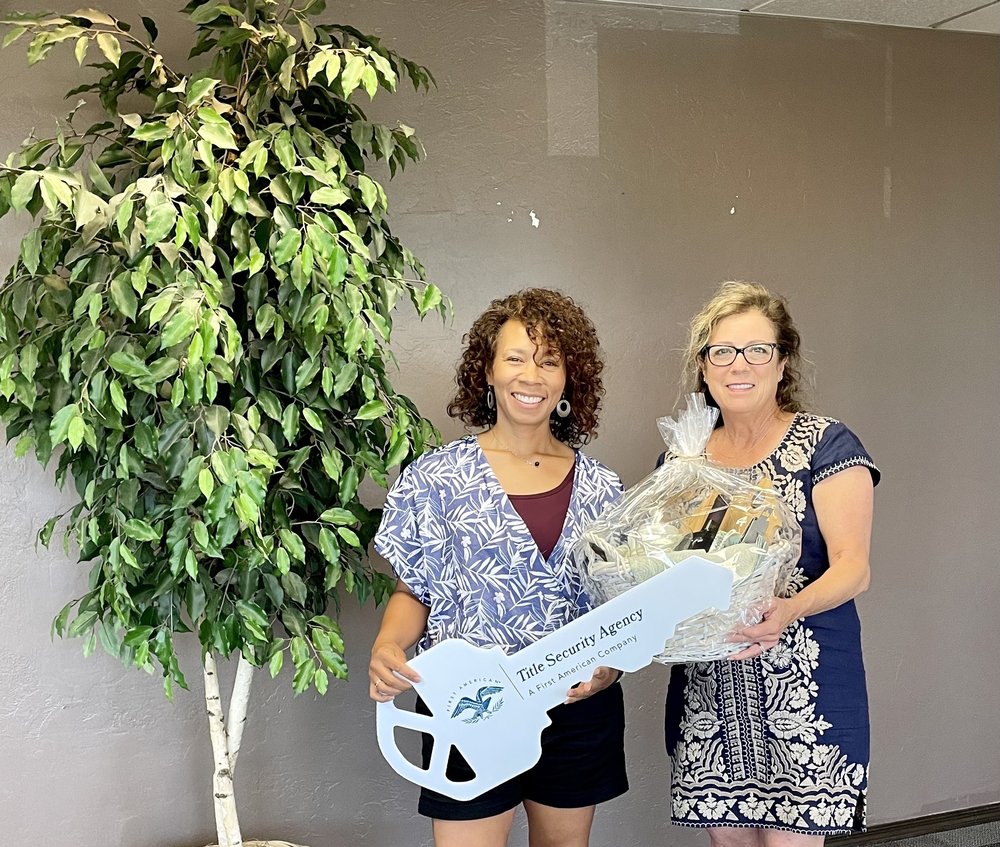 DONNA R BERGER - COLDWELL BANKER REALTY - Contact Agent - 2890 E ...