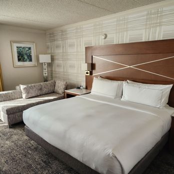 DOUBLETREE BY HILTON MADISON DOWNTOWN - Updated January 2026 - 163 ...