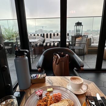 SHELBY’S ROOFTOP LOUNGE - Updated June 2024 - 404 Photos & 192 Reviews ...