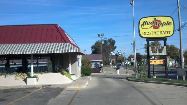 RED APPLE - Updated December 2025 - 21 Reviews - 607 N Main St, Kewanee ...
