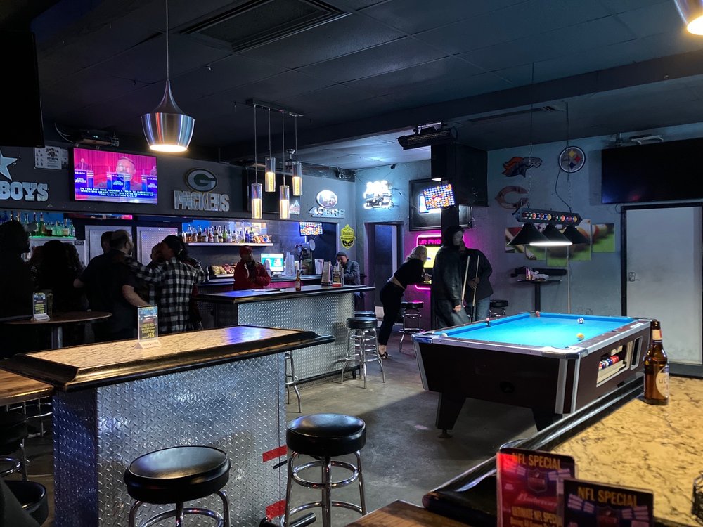 BOMBSHELLS BAR AND GRILL - Updated February 2025 - 115 Photos & 29 ...