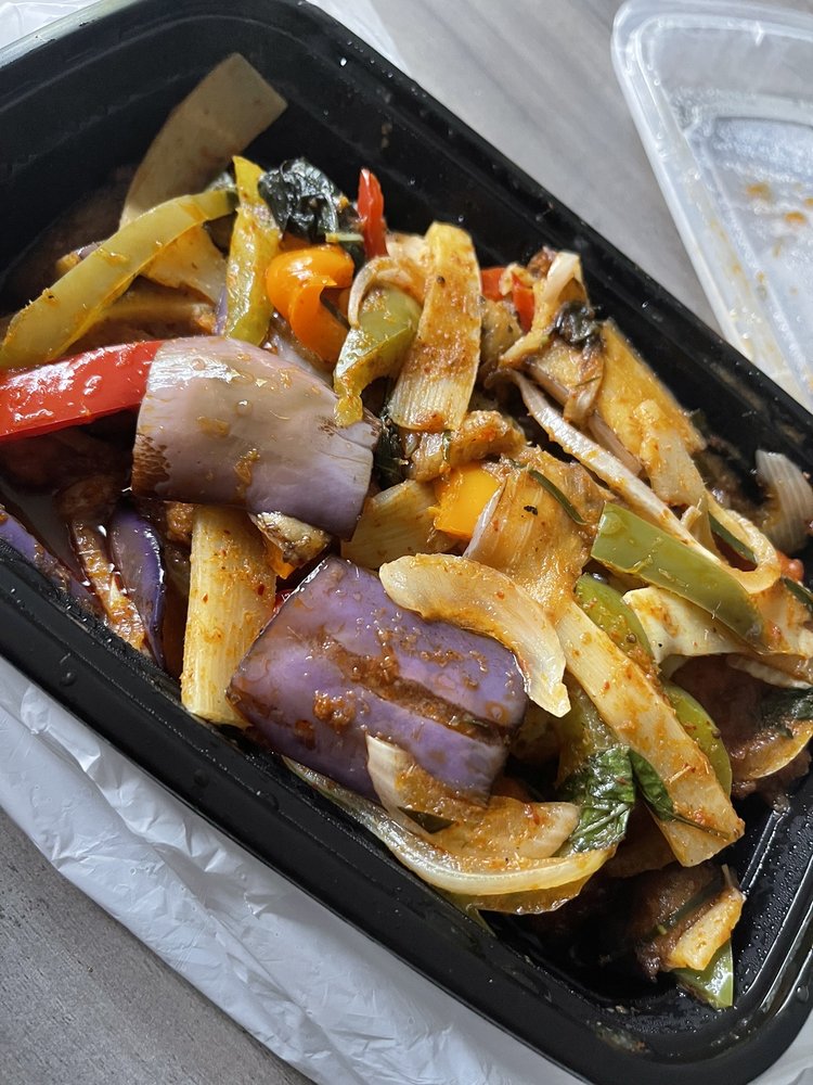 AMARIN THAI CUISINE - 174 Photos & 199 Reviews - 11528 E 12 Mile Rd ...