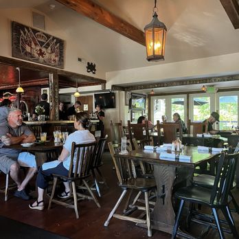 THE WHITE HORSE COUNTRY PUB & RESTAURANT - Updated January 2026 - 571 ...