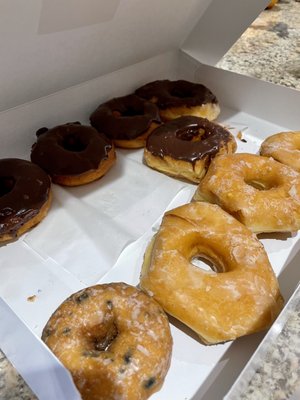 Book a Table - JR’s Donut Castle - Updated November 2025 - 44 Photos ...