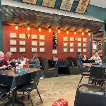 RED OAK FILLIN’ STATION - Updated July 2025 - 104 Photos & 156 Reviews ...