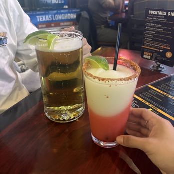 WINGZUP - Updated October 2025 - 483 Photos & 546 Reviews - 1000 E 41st ...