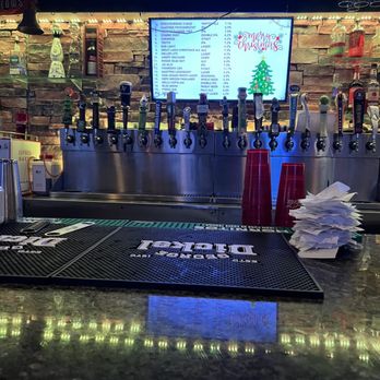 J TAPS BAR & GRILL - Updated October 2025 - 28 Photos & 60 Reviews ...