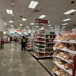 TARGET - Updated October 2025 - 384 Photos & 475 Reviews - 2195 ...