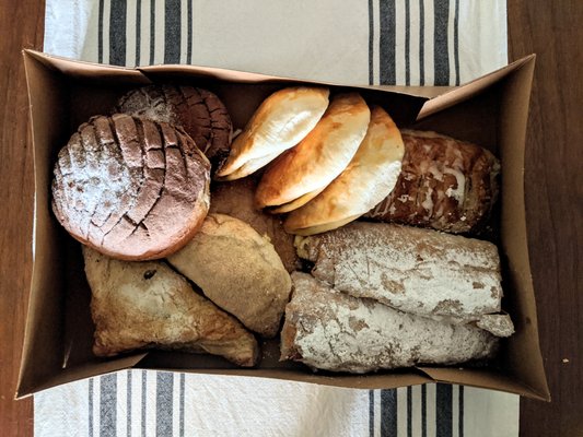 LA ESTRELLA BAKERY - Updated November 2024 - 165 Photos & 187 Reviews ...