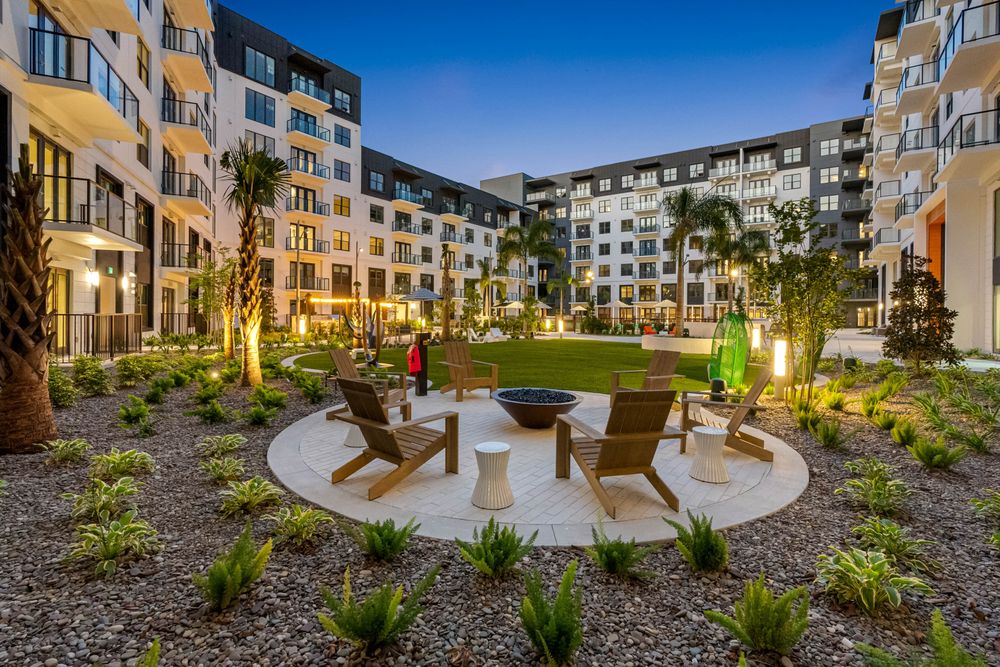 THE CENTERPOINTE APARTMENTS - Updated May 2026 - 163 Photos - 425 ...